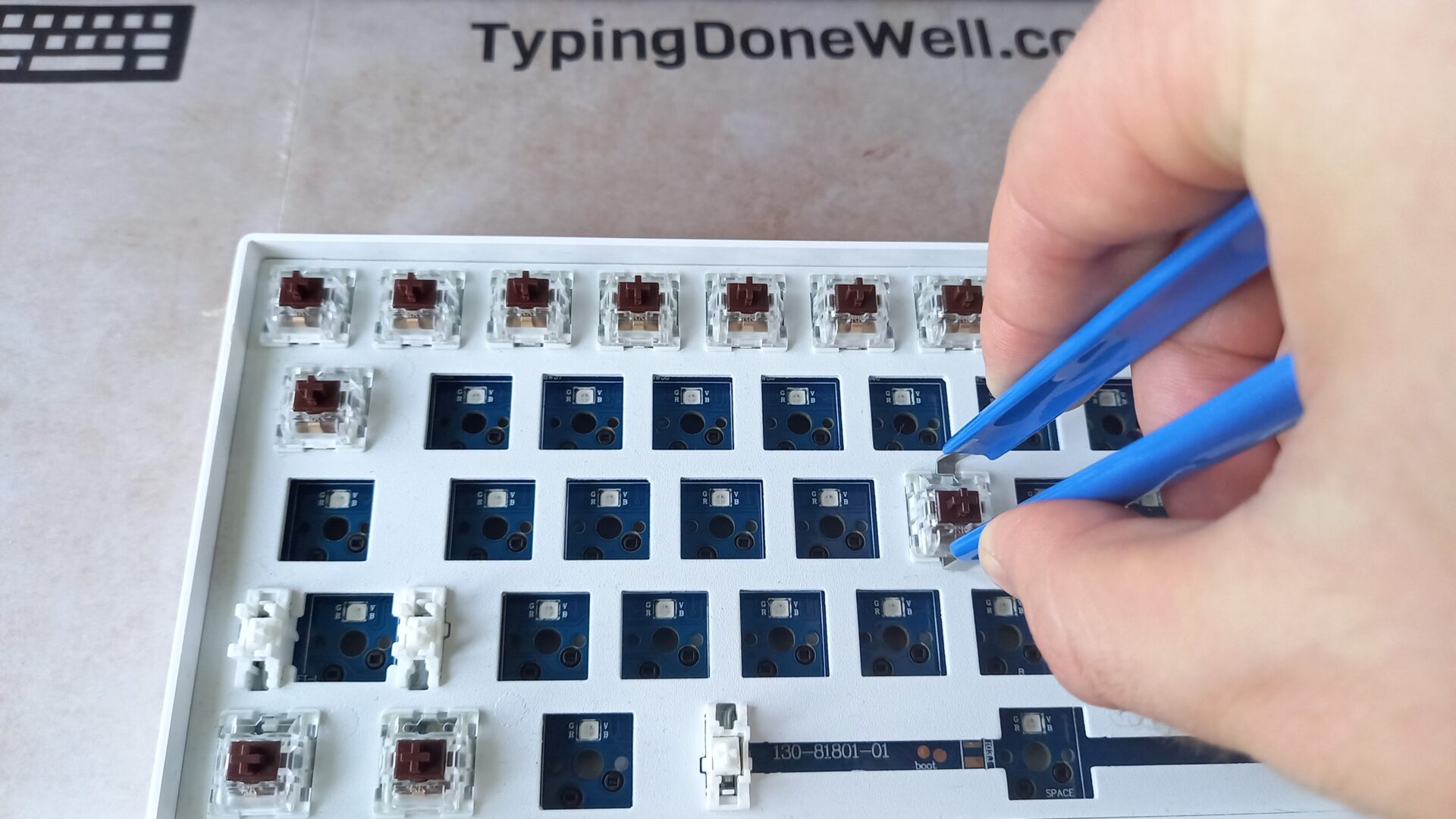 How to disassemble and reassemble your keyboard? - beginner's guide for ...